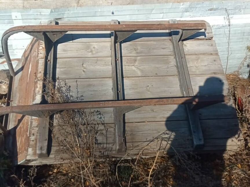 Сани для лошади и другое, солома