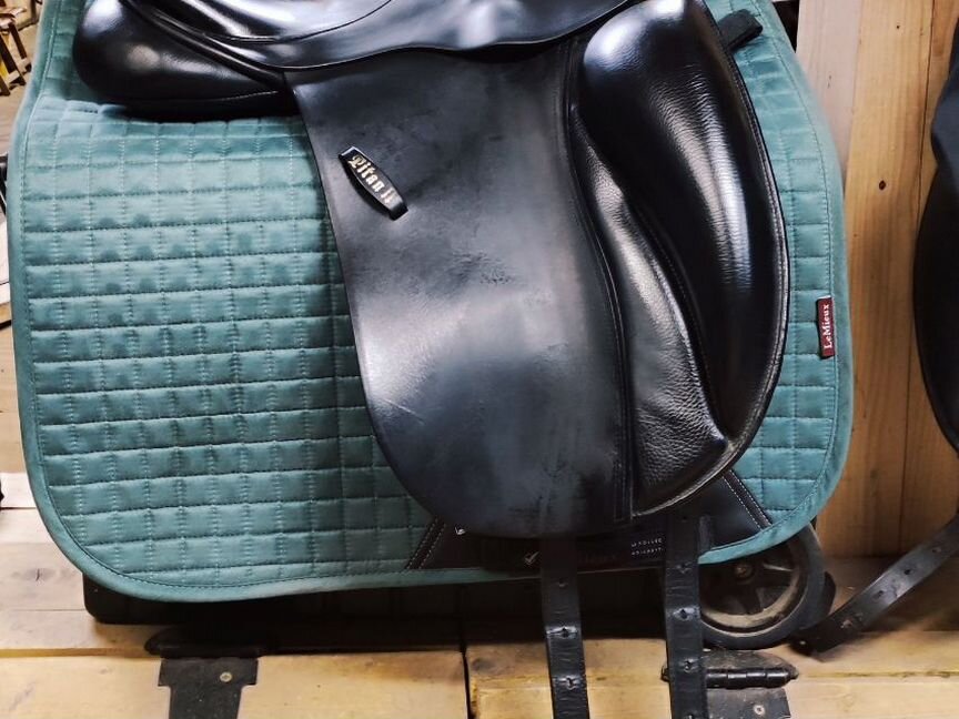 Выездковое седло Euroriding Titan ll 17р