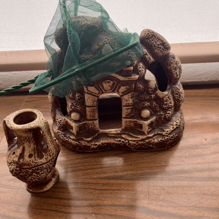 Декоративный домик в аквариум