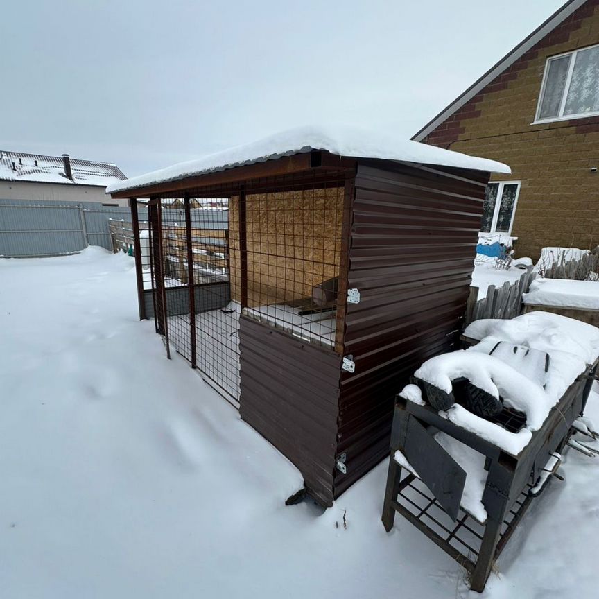 Вольер с будкой