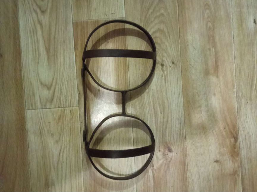 Подставка настенная для собачьих мисок