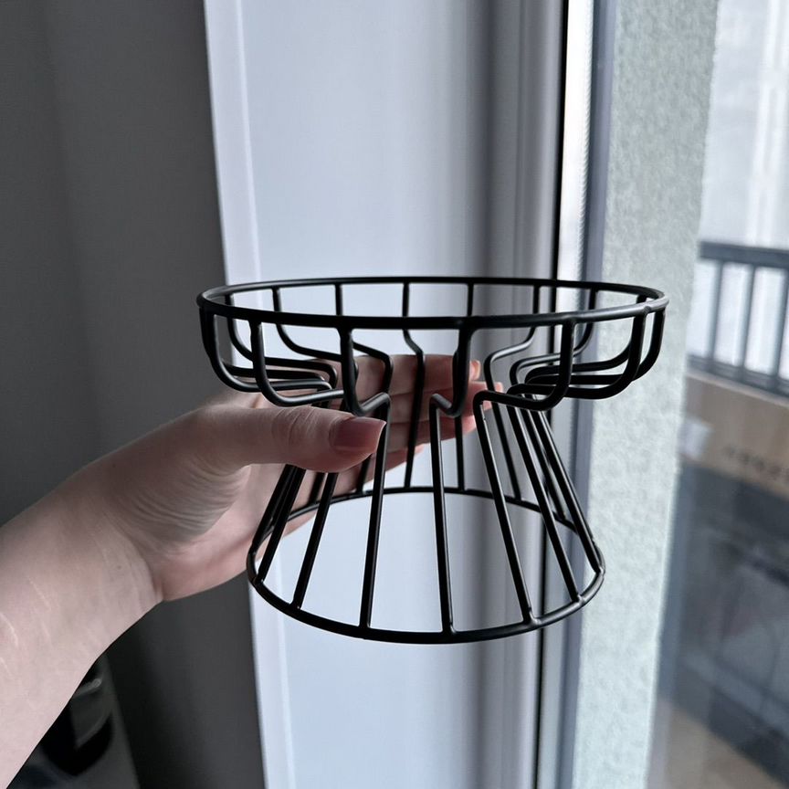 Металлическая подставка для кошачьей миски