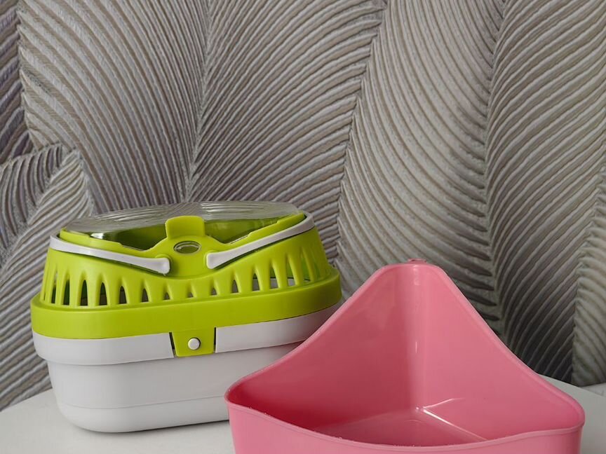 Переноска для грызунов и рептилий + угловой лоток