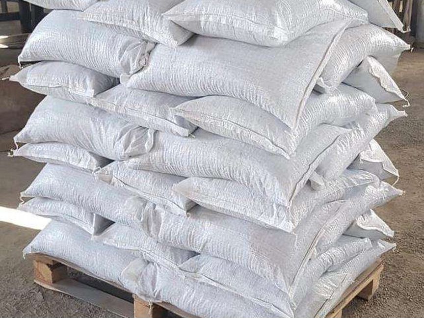 Впитывающий наполнитель для кошачьего туалета