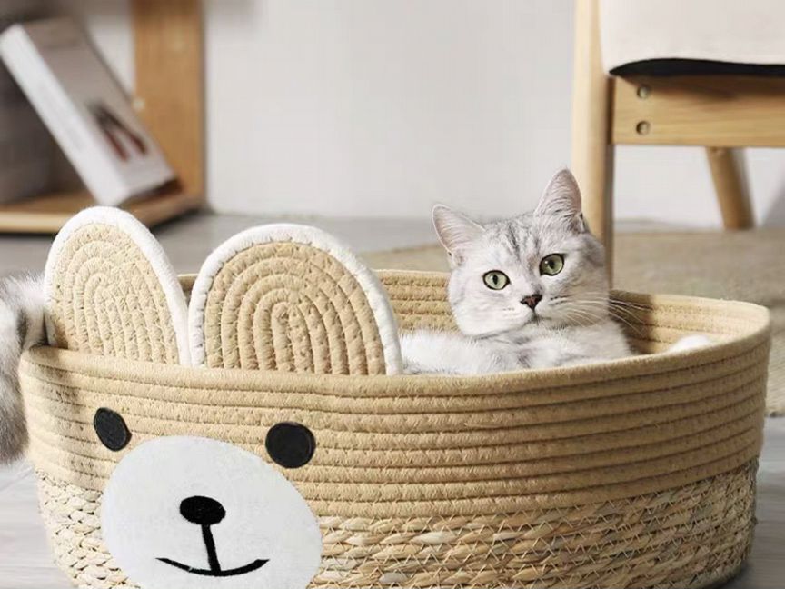 Лежанка для собак и кошек из ротанга