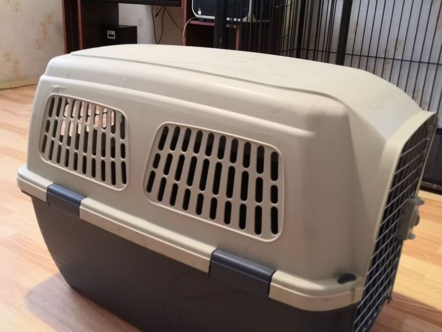 Переноска для средних и крупных собак