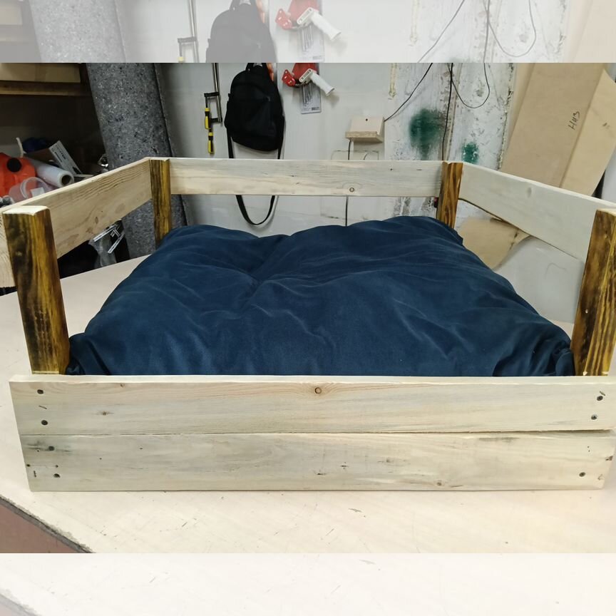 Лежанка для большой собаки