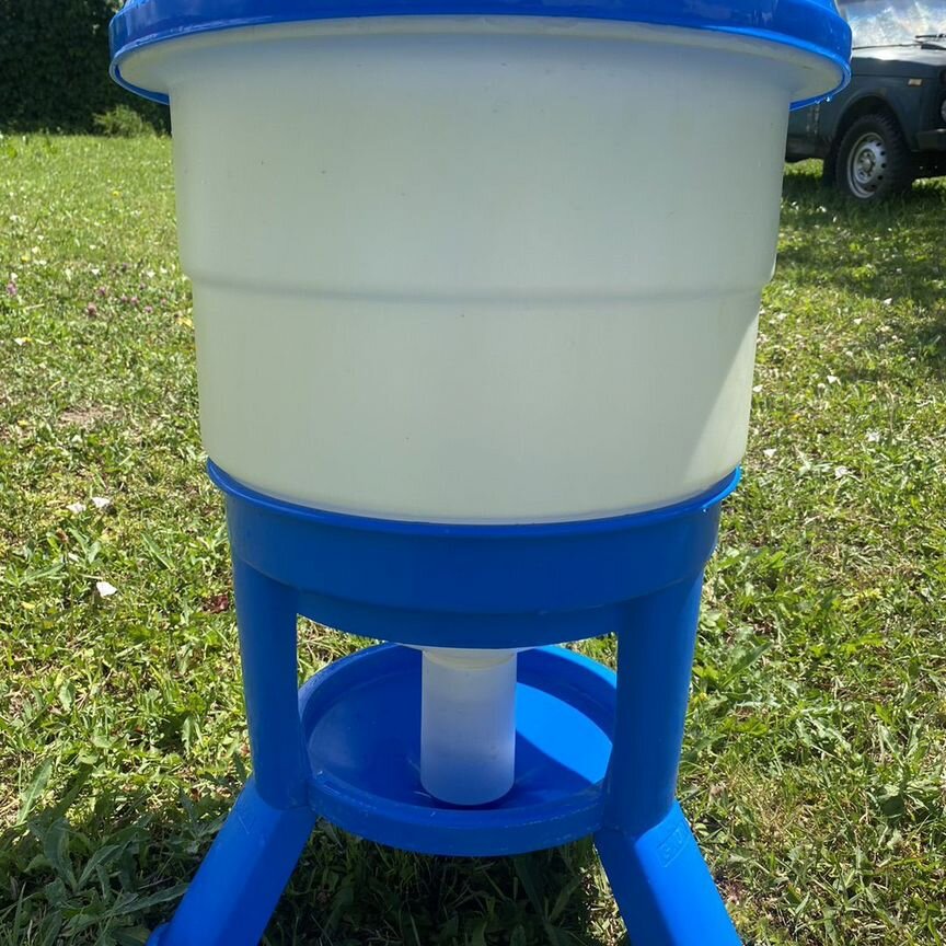 Поилка поплавковая для птиц