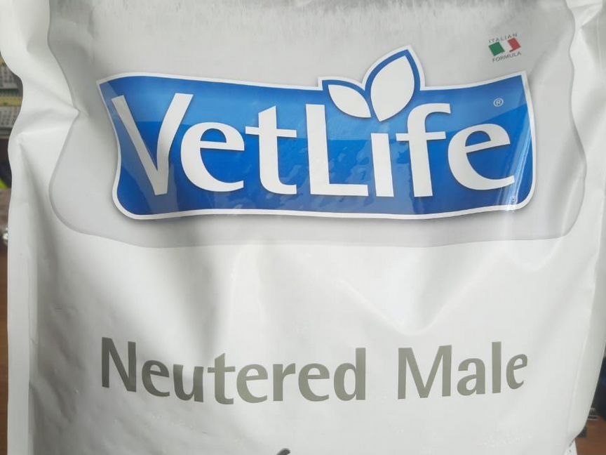Продам новый корм FarminaVetLife Neutered Male 5кг