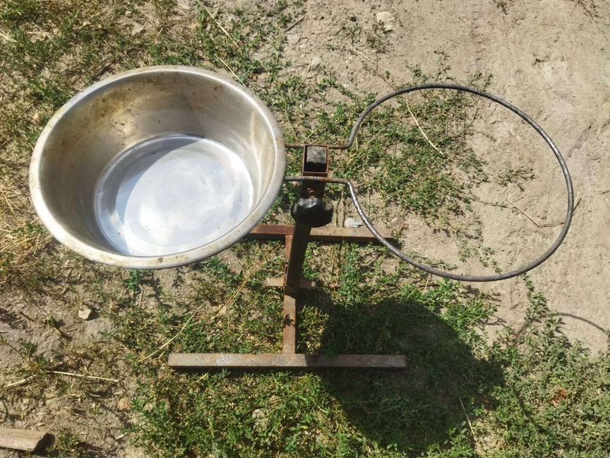 Подставка для мисок