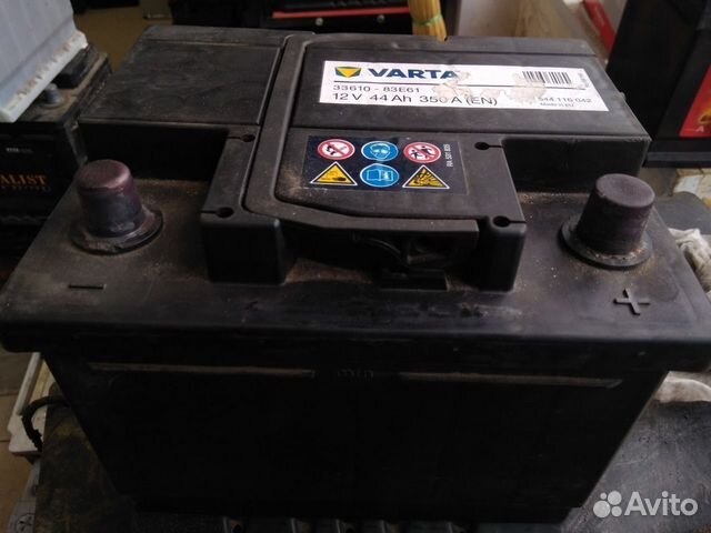44Ач аккумулятор б/у Varta 33610-83E61 купить в Москве Varta 123 | Авито