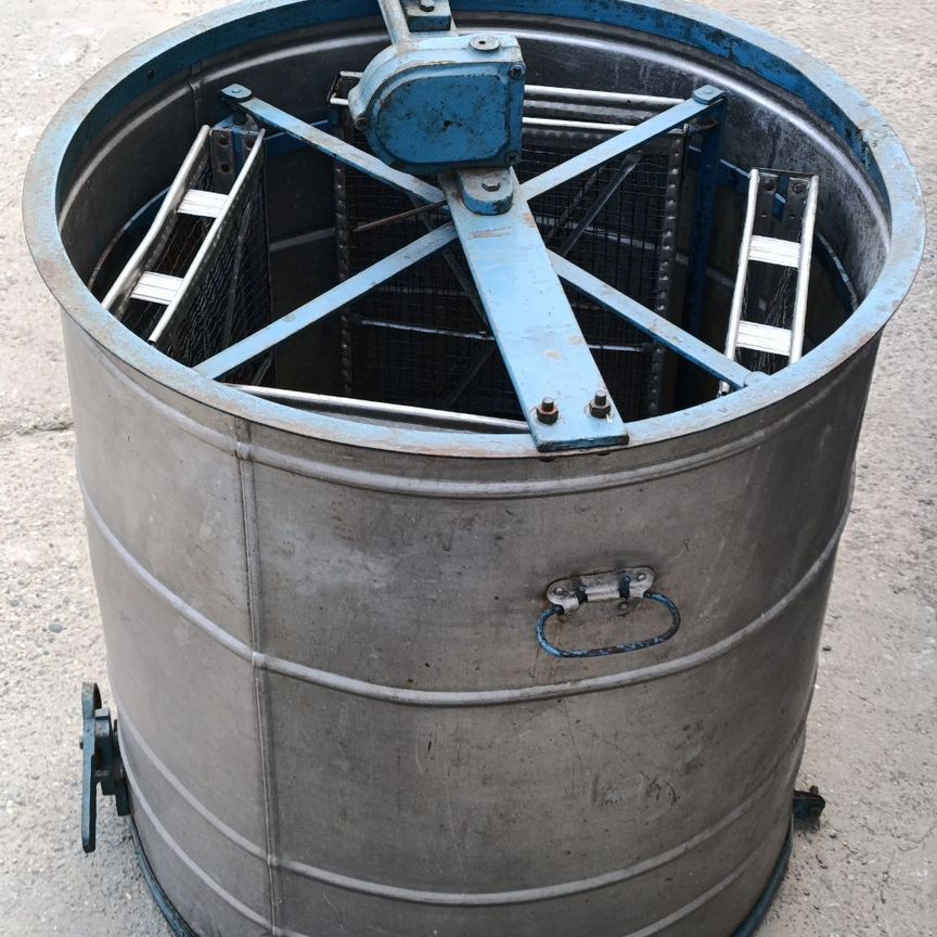 Медогонка 4 рамочная