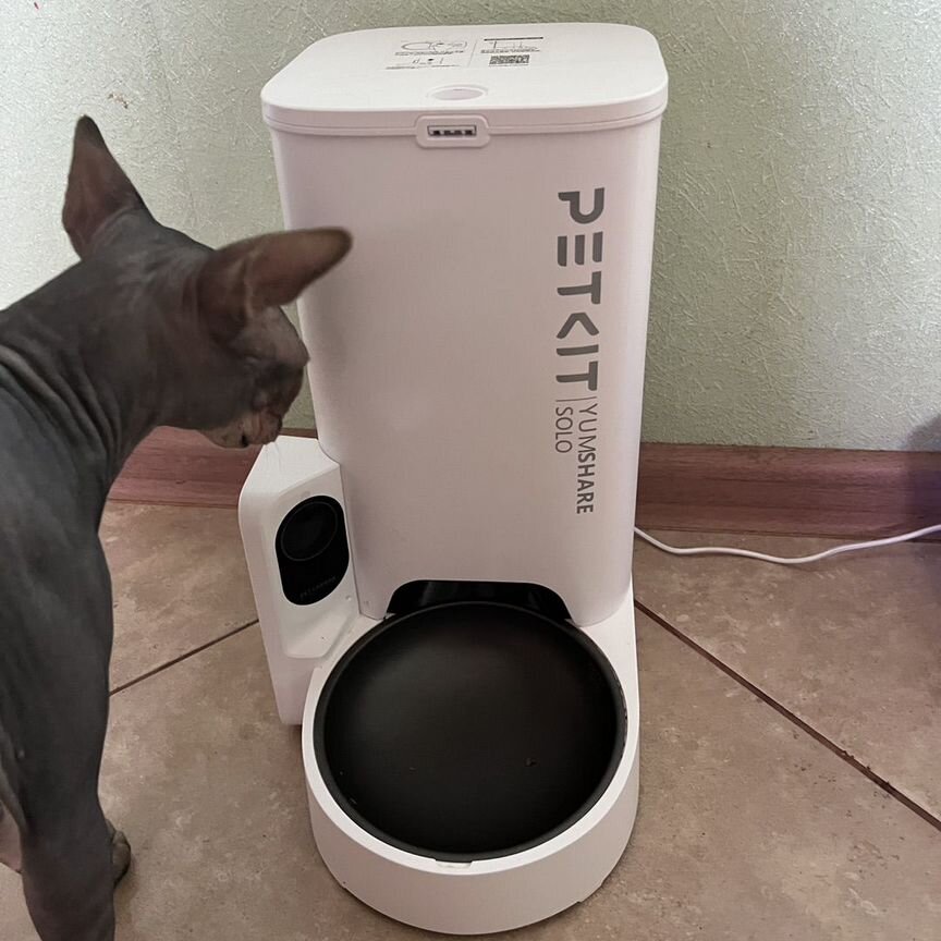 Кормушка YumShare Solo with Camera Китай