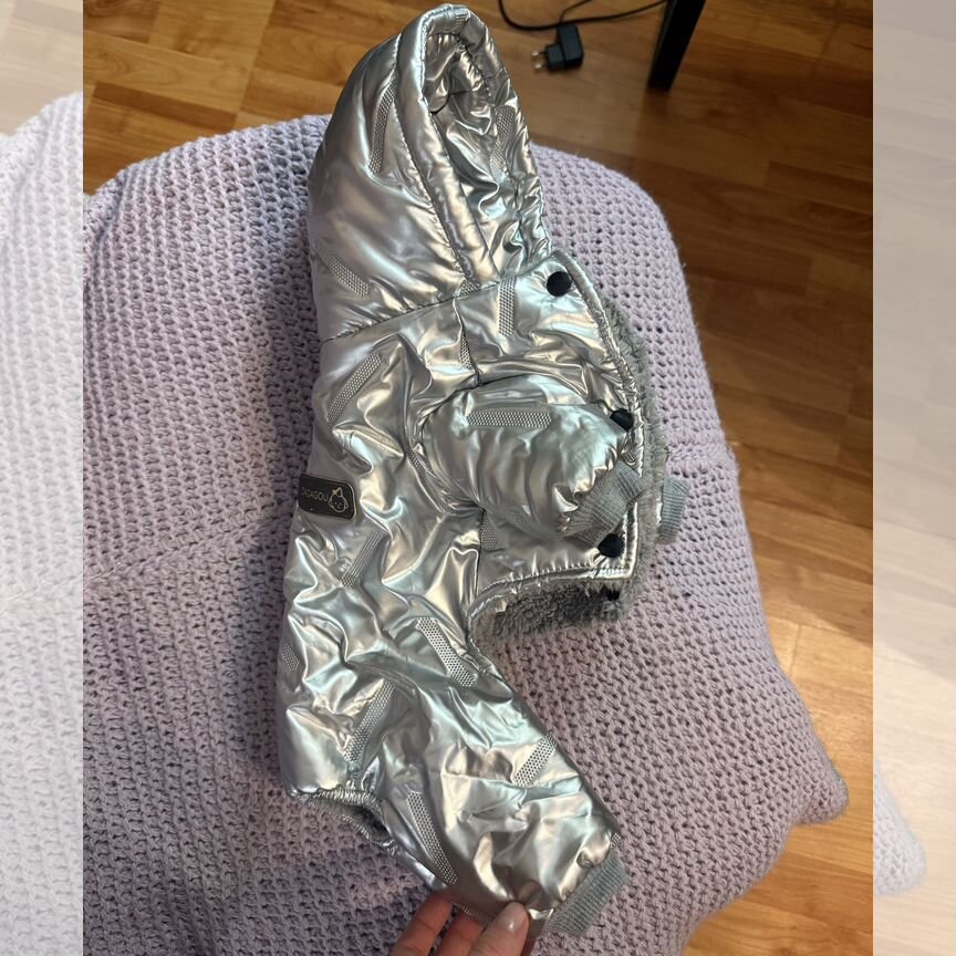 Зимний комбинезон для маленькой собаки