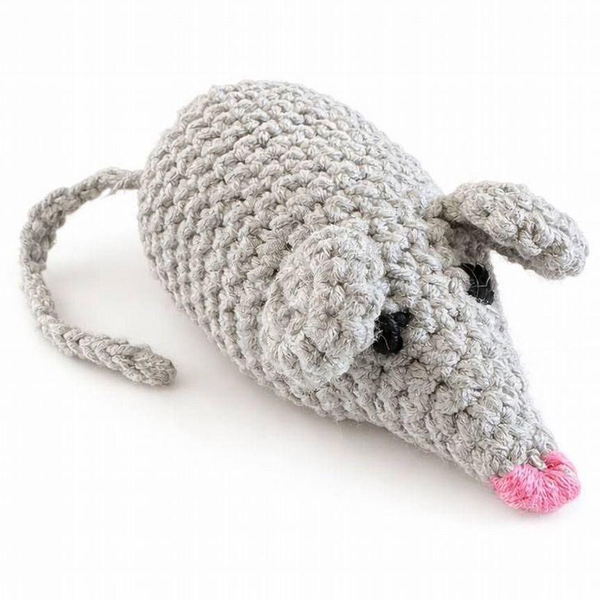 Милая вязанная игрушка для котика