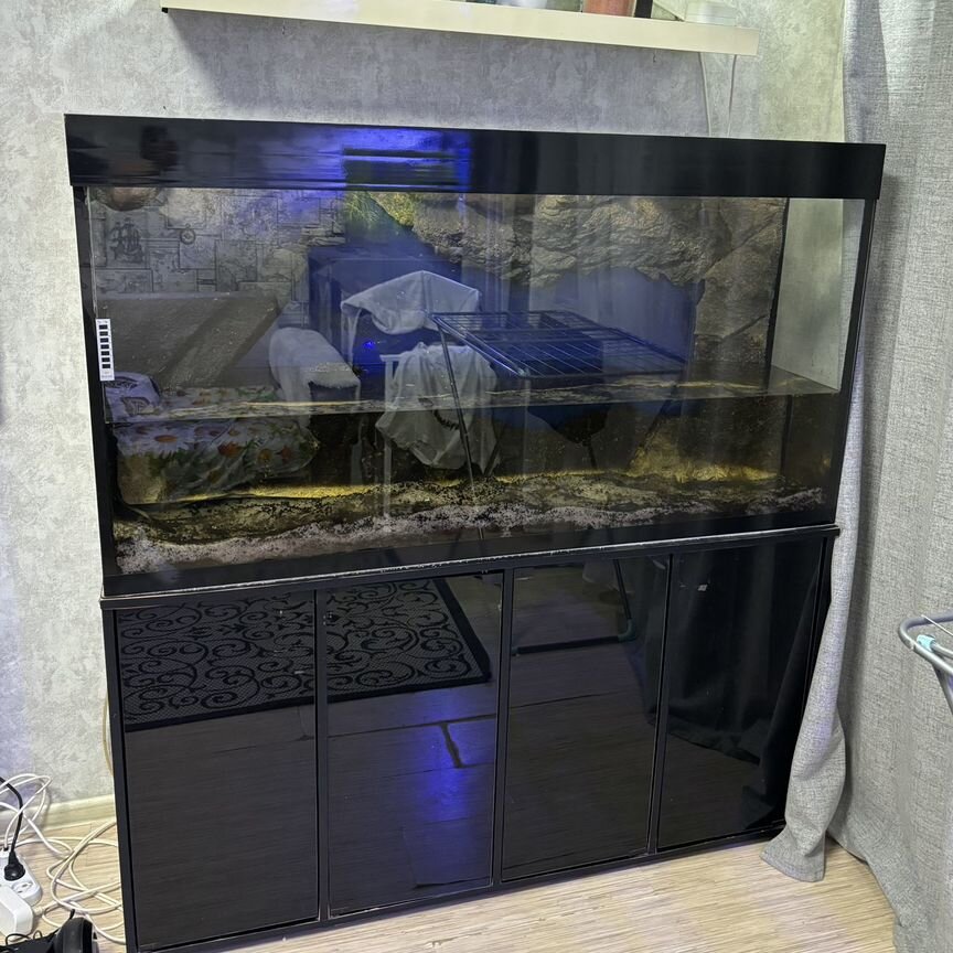Аквариум с тумбой 500 литров