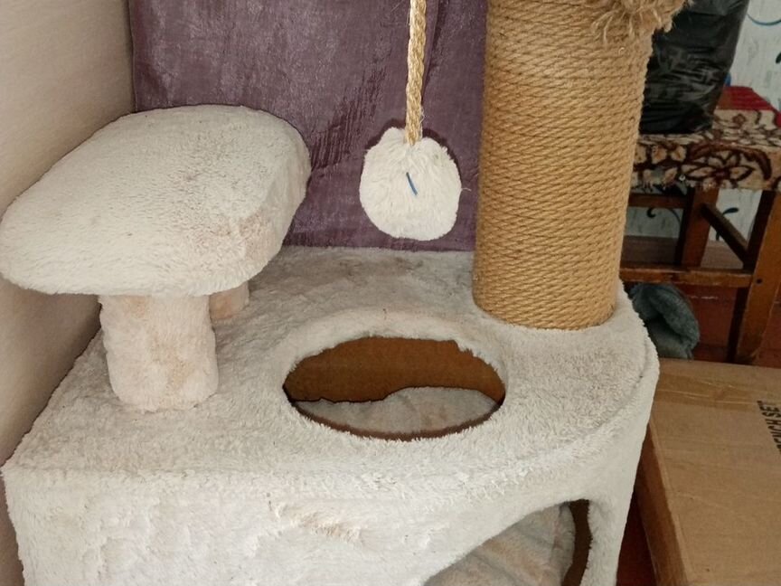 Продам домик для кошки в хорошем состояний