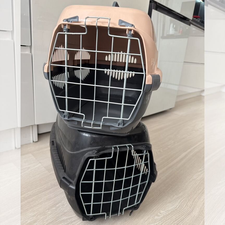 Переноска для животных пластиковая