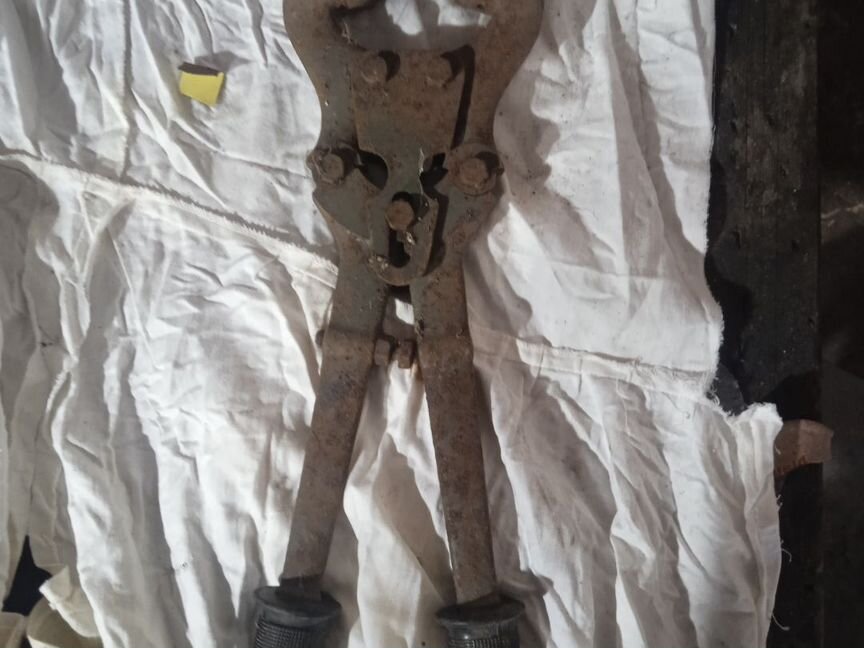 Щипцы для под резки копыт крс