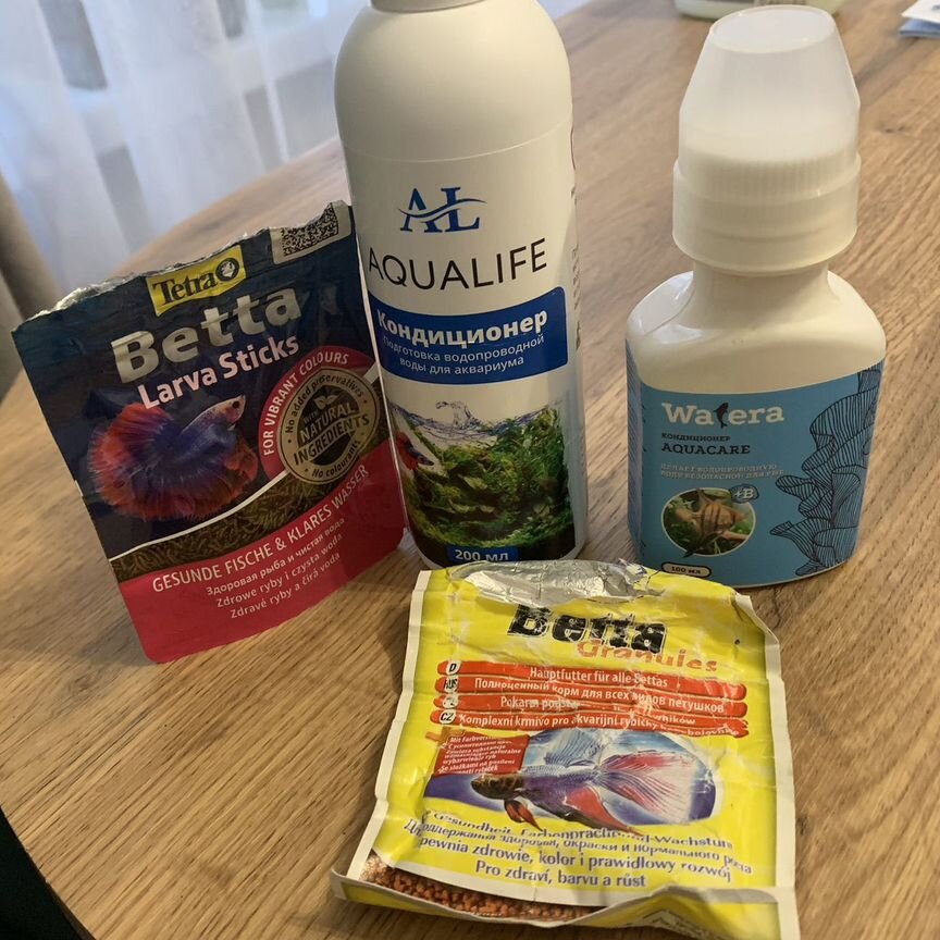 Кондиционер для аквариума и корм для петушков