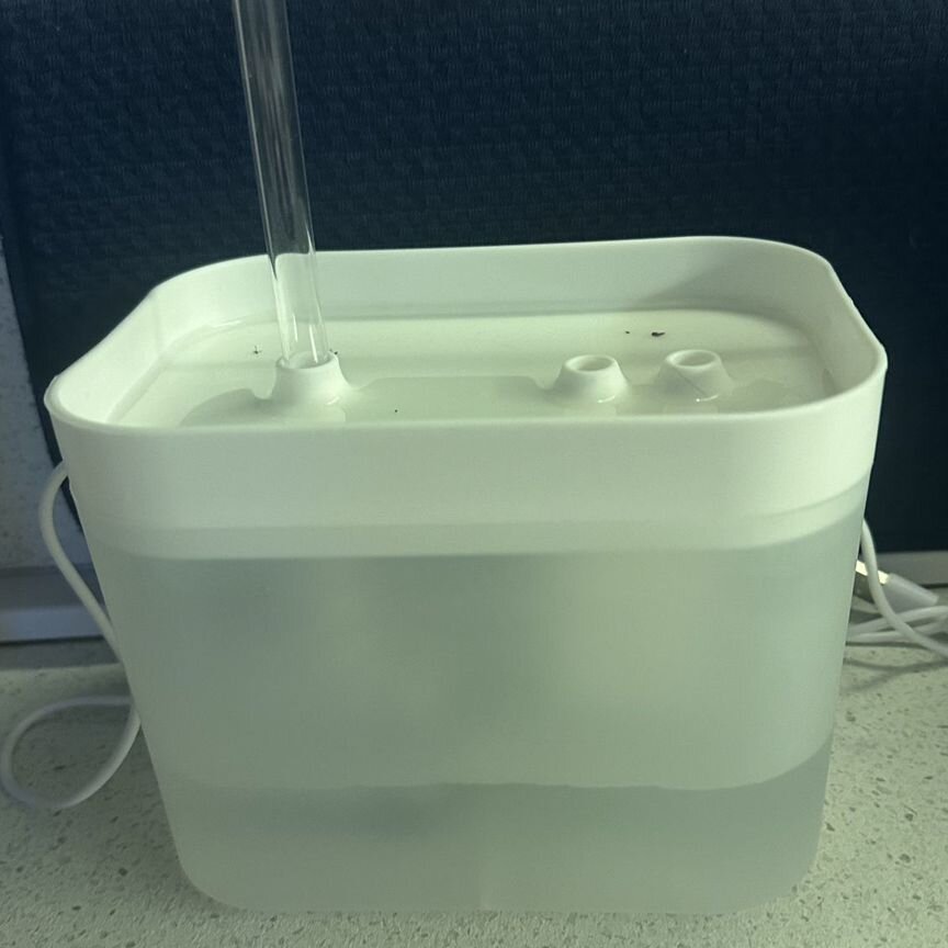 Фонтан поилка для кошек