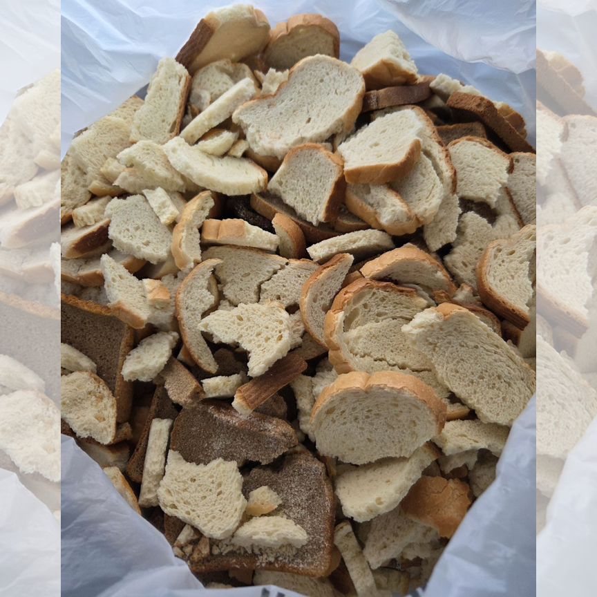 Сухари на корм животным