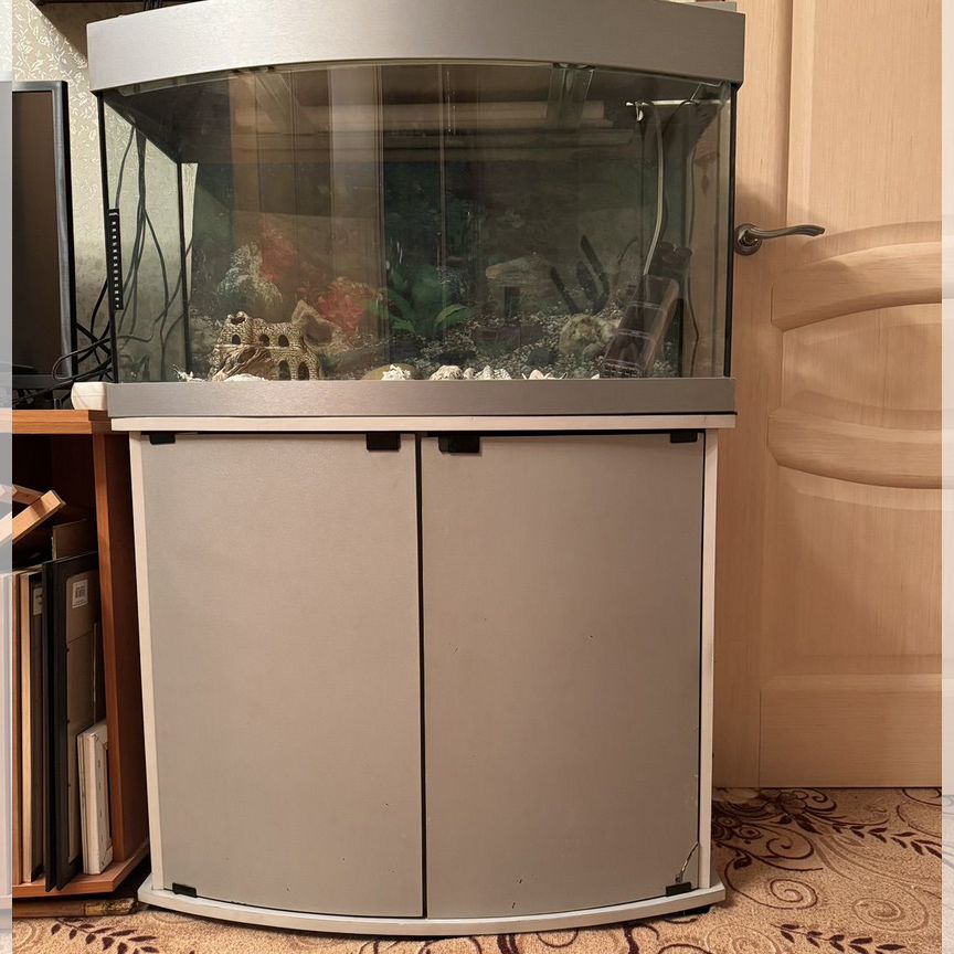 Продам просторный аквариум 200 литров с тумбой
