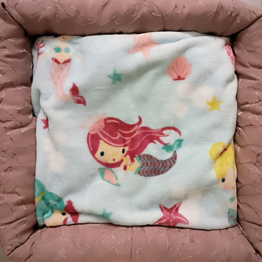 Лежанка для собак и кошек