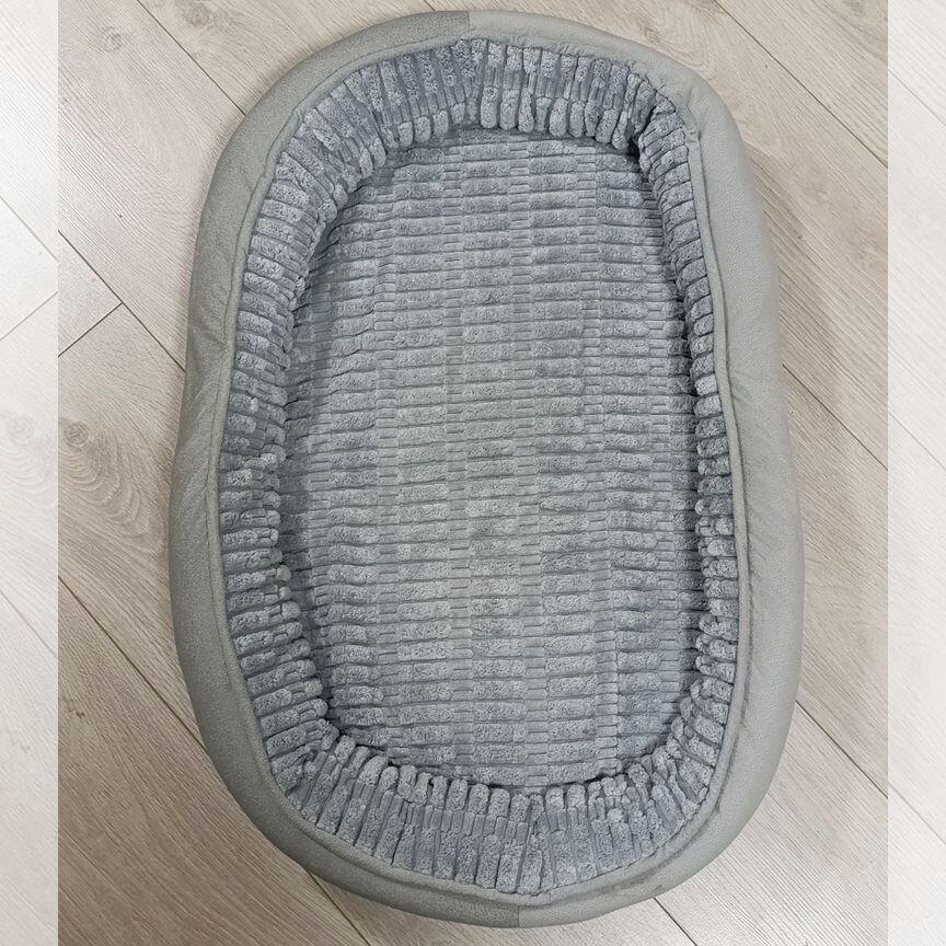 Лежанка кошек и собак с бортиками новая