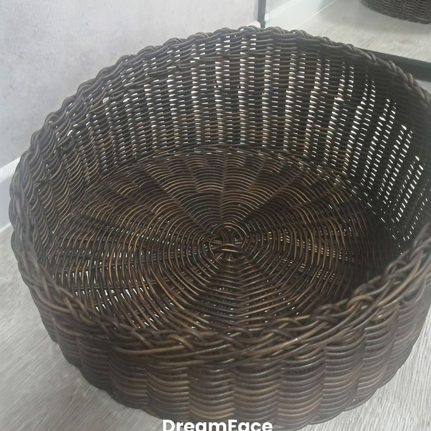 Лежанка плетёная