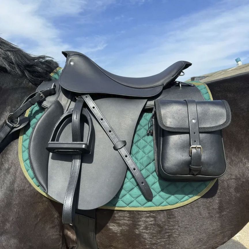 Седло офицерское, для лошади