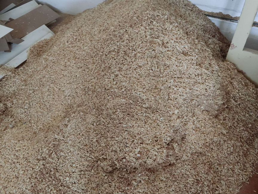 Опилки в мешках