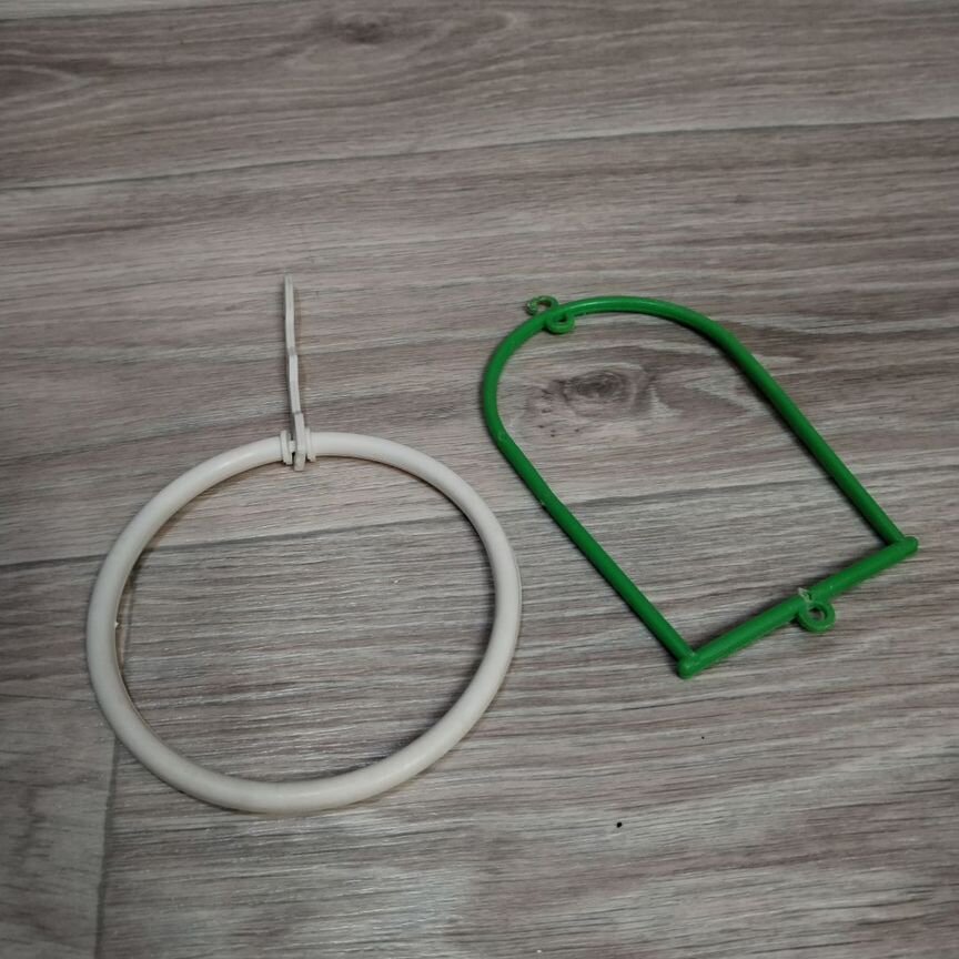 Игрушки для птиц