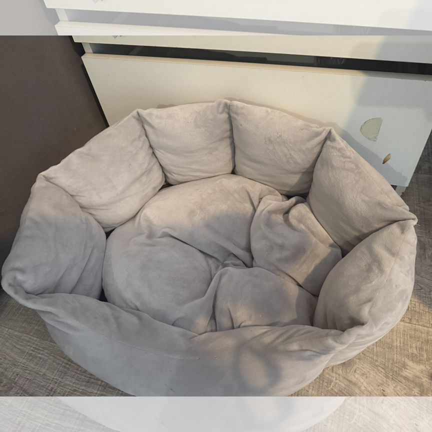 Лежанка для собак и кошек бу