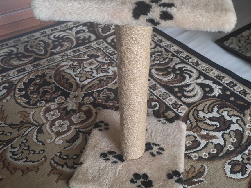 Когтеточка столбик с лежанкой