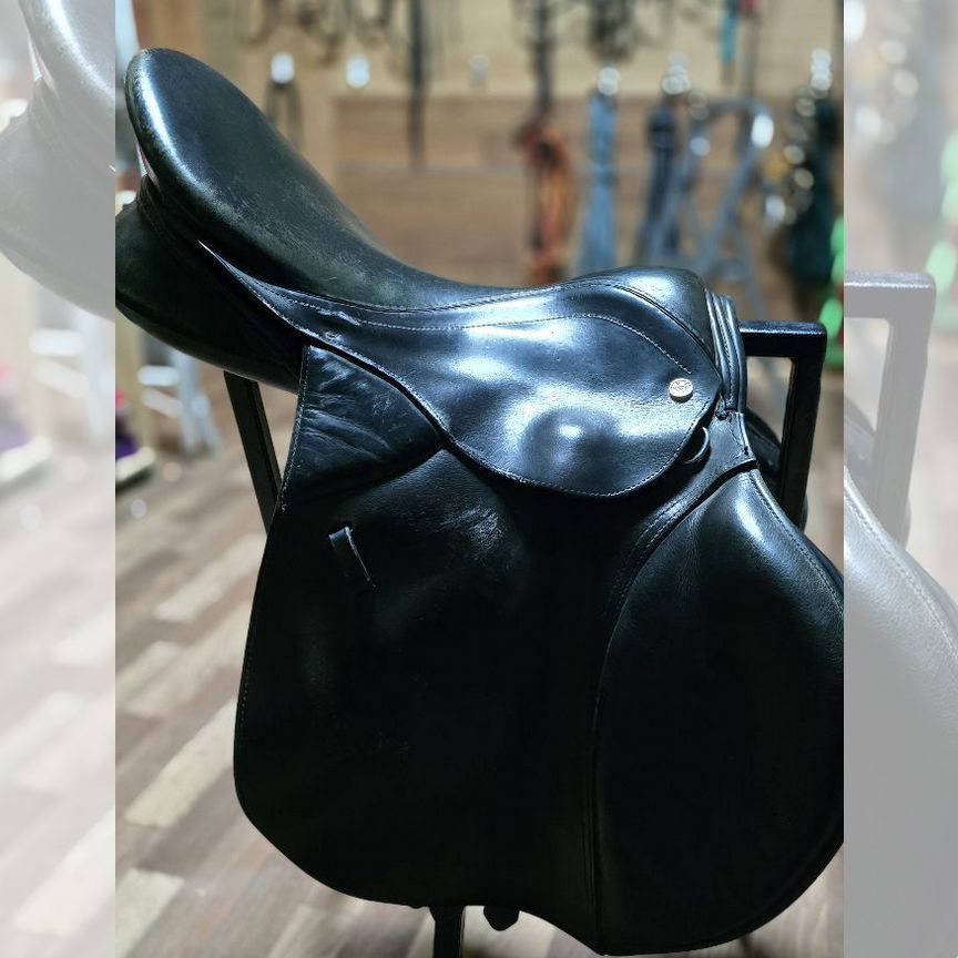 Седло для лошади