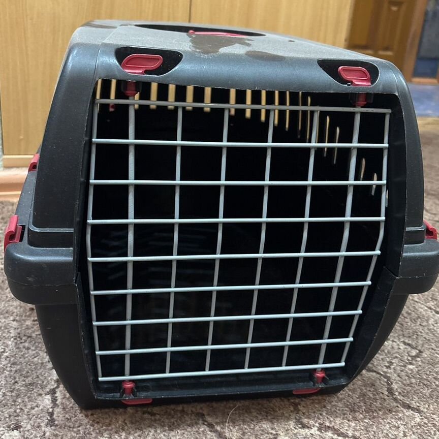 Переноска для кошек и мелких собак