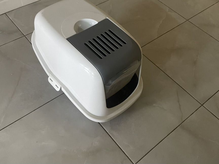 Закрытый лоток для кошек