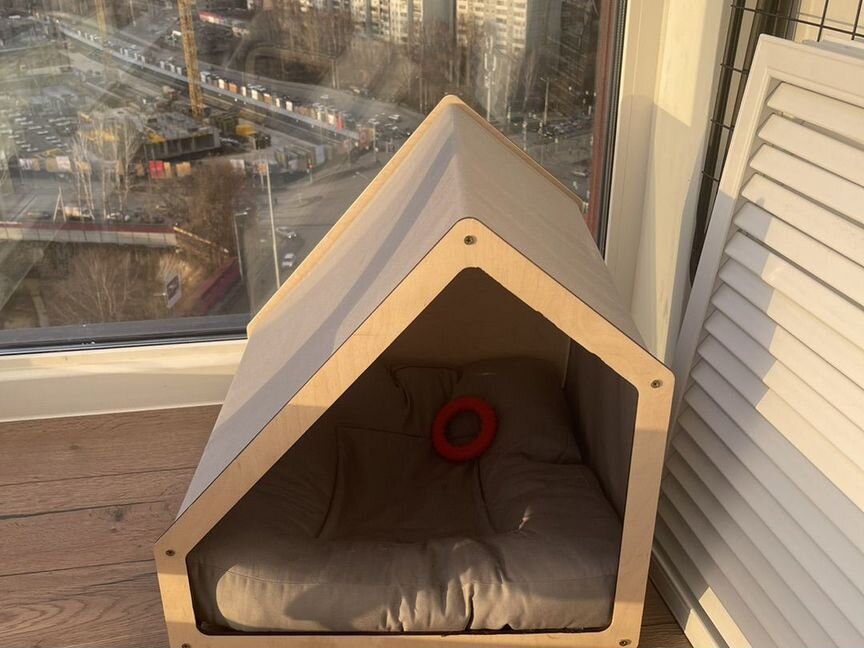 Домик будка лежанка для маленькой собаки или кота