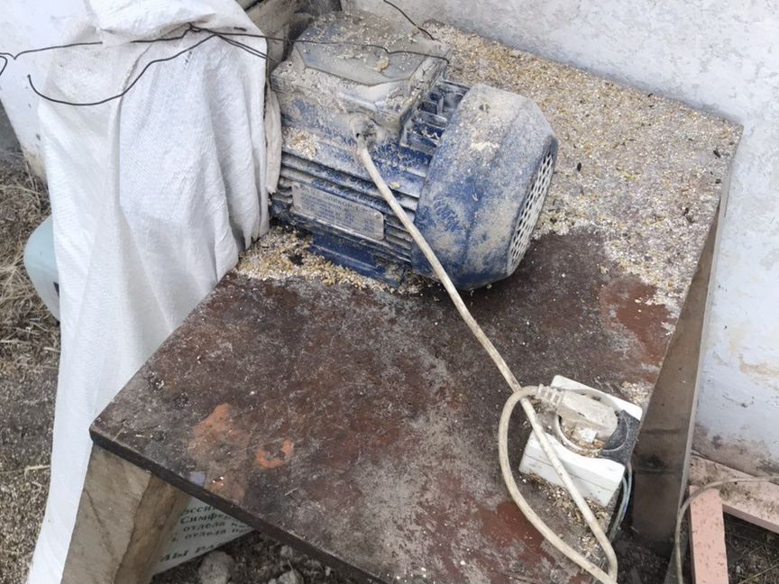 Продам зернодробилку