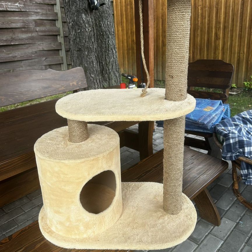 Домик для кошки с когтеточкой