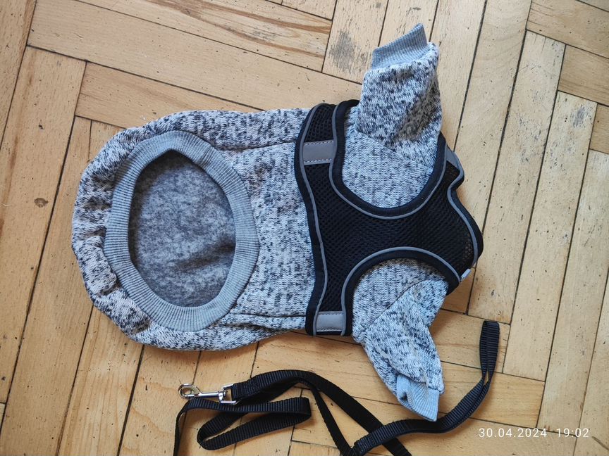 Шерстяной свитер на флисе + шлейка