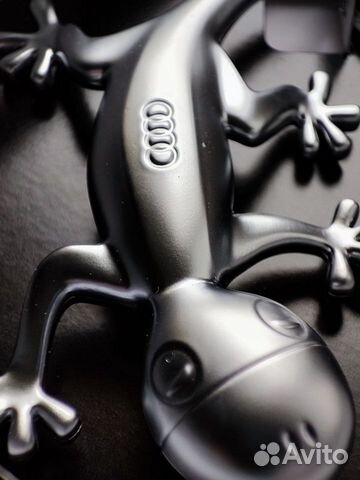 Дизайнерский геккон audi декоративный 80A087000 купить в Москве | Авито
