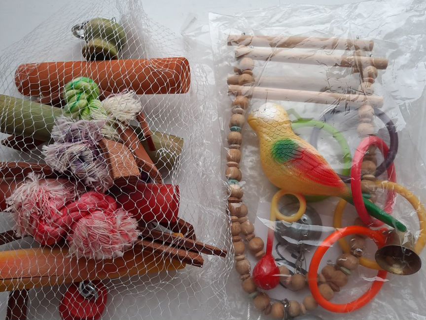 Игрушки для попугаев