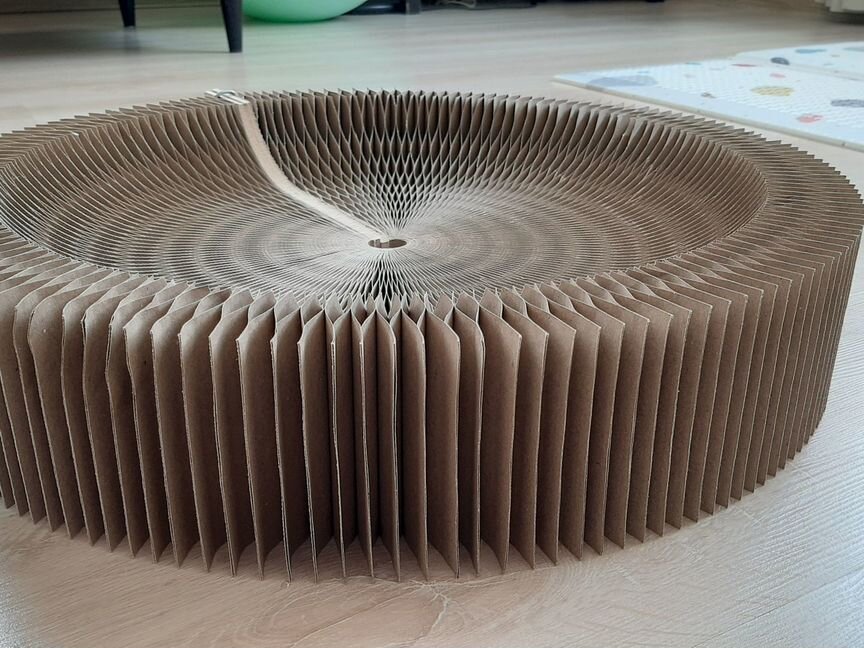 Когтеточка-лежанка для кошек картонная