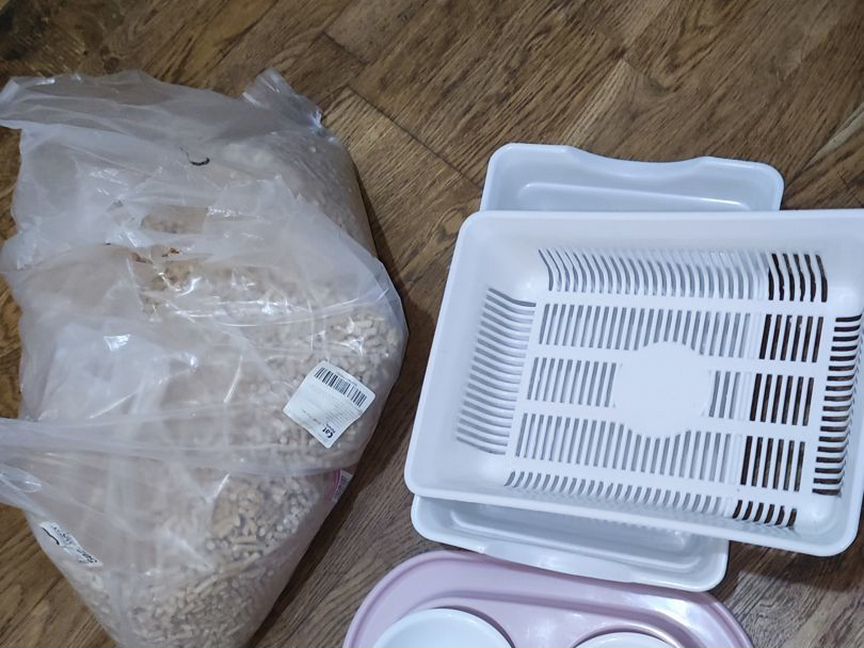 Продам лоток, миску и наполнитель