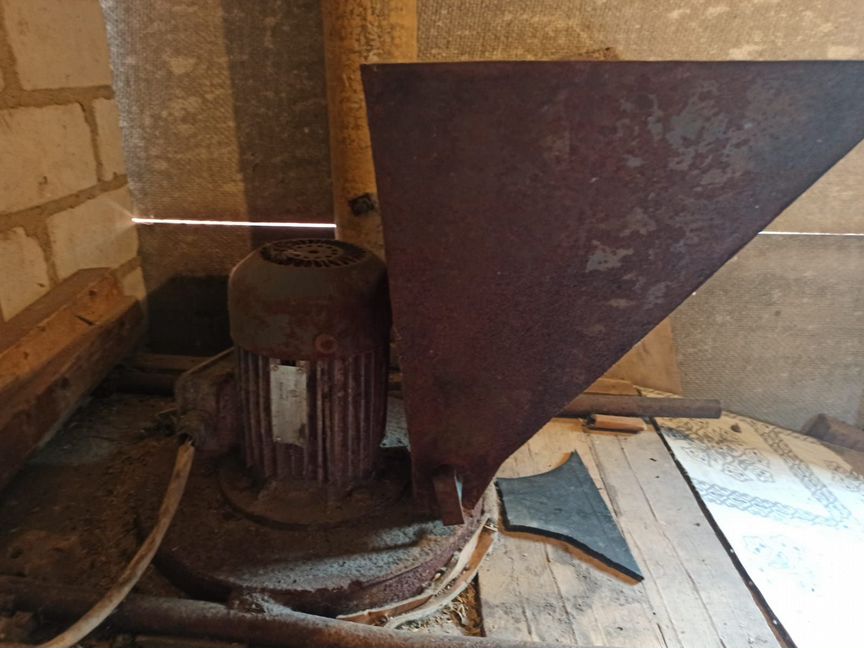 Зернодробилка