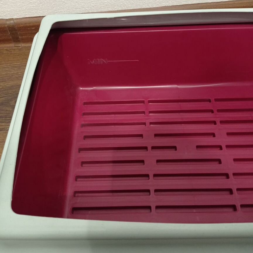 Закрытый лоток для кошек новый