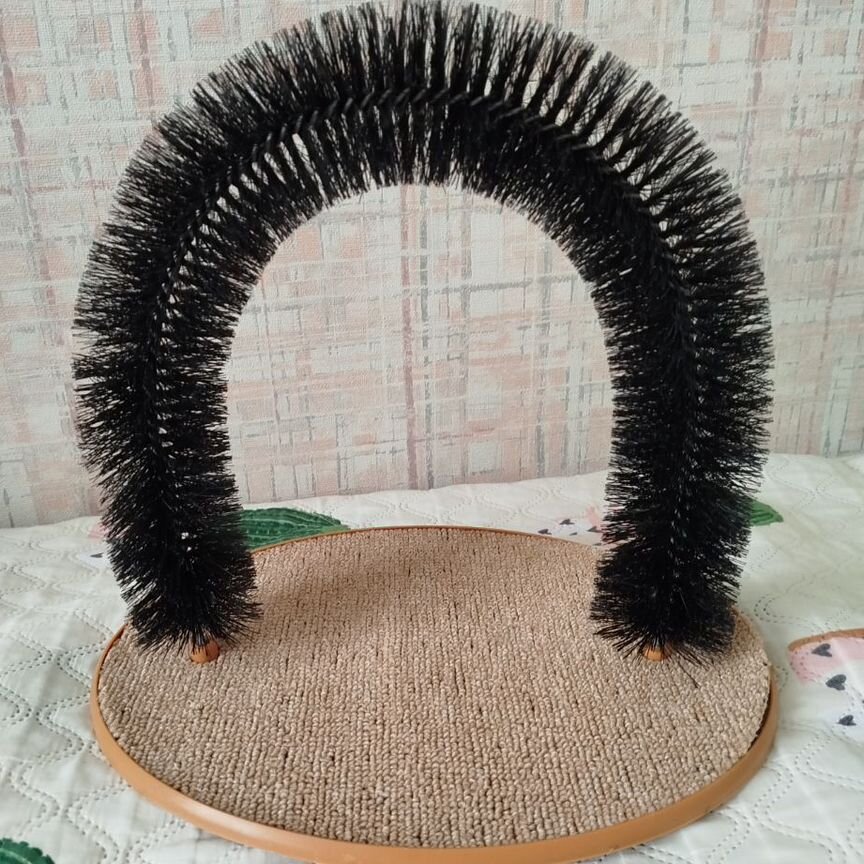 Когтеточка арка с щёткой-чесалкой