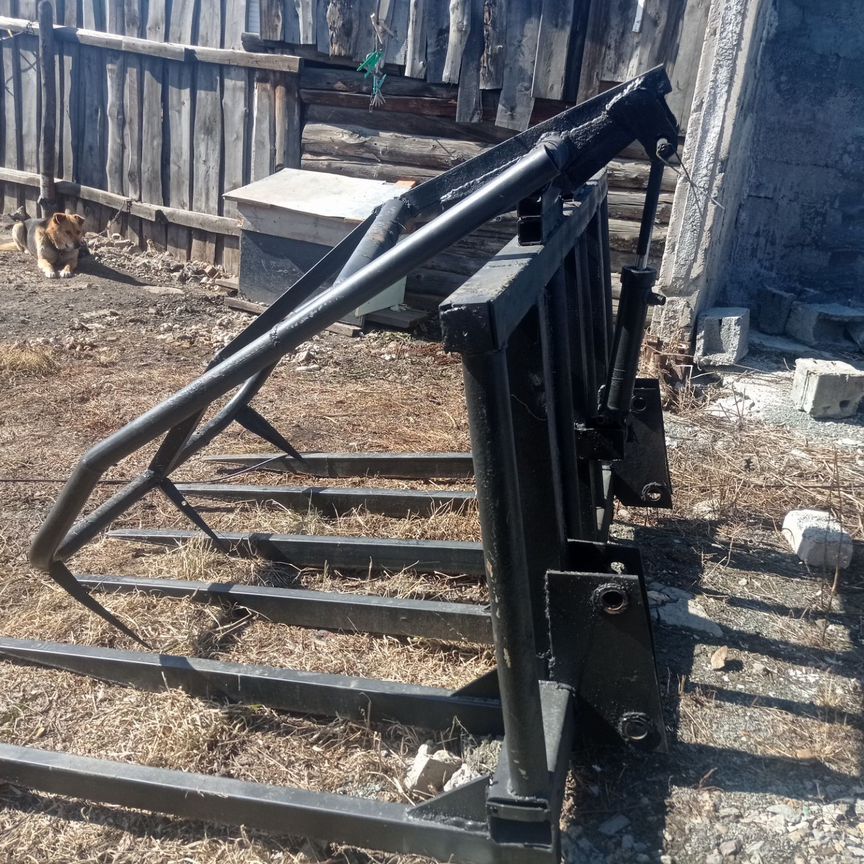 Вилы на трактор для сена